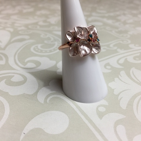 Jewelry | Flower Petal Rhinestone Ring | Poshmark